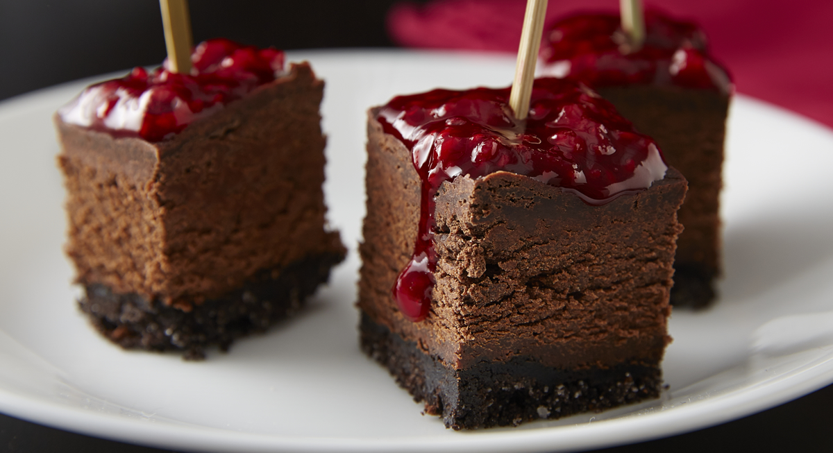 Raspberry Fudge Cheesecake | Food Bloggers of Canada